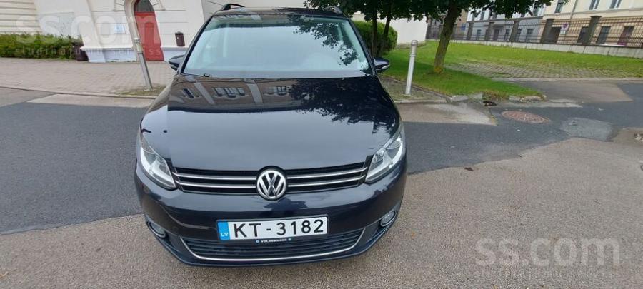 Melns Volkswagen Touran 2013 Rīga, ar dzinēja tilpumu 2.00 L un nobraukumu 353 tūkst. km par 3900 €, foto 1 vietnē AUTOMOTO.COM.LV