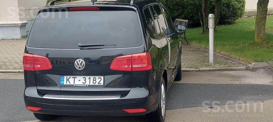 Melns Volkswagen Touran 2013 Rīga, ar dzinēja tilpumu 2.00 L un nobraukumu 353 tūkst. km par 3900 €, foto 3 vietnē AUTOMOTO.COM.LV
