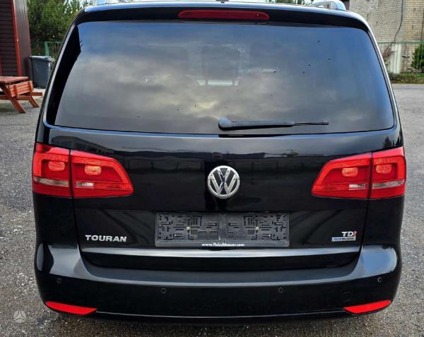 Melns Volkswagen Touran 2014 Kretinga, ar dzinēja tilpumu 1.60 L un nobraukumu 239 tūkst. km par 6950 €, foto 11 vietnē AUTOMOTO.COM.LV