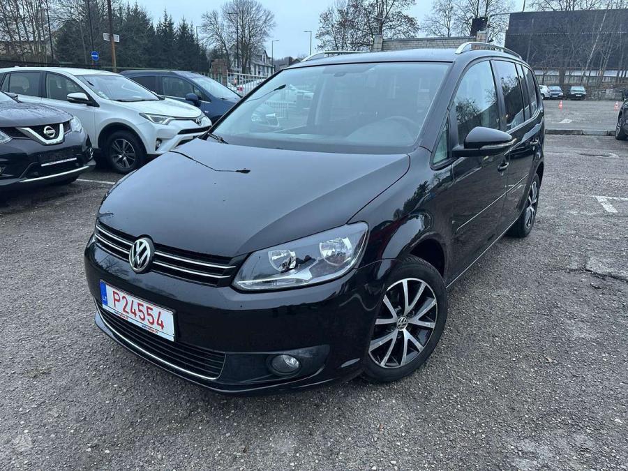 Melns Volkswagen Touran 2014 Alīta, ar dzinēja tilpumu 1.60 L un nobraukumu 277 tūkst. km par 7700 €, foto 2 vietnē AUTOMOTO.COM.LV