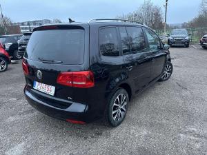 Melns Volkswagen Touran 2014 Alīta, ar dzinēja tilpumu 1.60 L un nobraukumu 277 tūkst. km par 7700 €, foto 3 vietnē AUTOMOTO.COM.LV