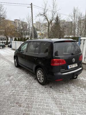Melns Volkswagen Touran 2014 Kauņa, ar dzinēja tilpumu 1.60 L un nobraukumu 222 tūkst. km par 6500 €, foto 2 vietnē AUTOMOTO.COM.LV