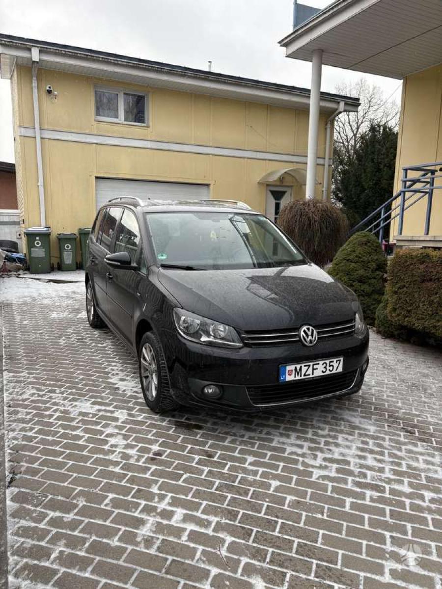 Melns Volkswagen Touran 2014 Kauņa, ar dzinēja tilpumu 1.60 L un nobraukumu 222 tūkst. km par 6500 €, foto 5 vietnē AUTOMOTO.COM.LV