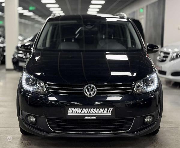 Melns Volkswagen Touran 2014 Klaipėda, ar dzinēja tilpumu 2.00 L un nobraukumu 183 tūkst. km par 8950 €, foto 5 vietnē AUTOMOTO.COM.LV