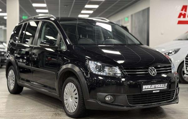 Melns Volkswagen Touran 2014 Klaipėda, ar dzinēja tilpumu 2.00 L un nobraukumu 183 tūkst. km par 8950 €, foto 6 vietnē AUTOMOTO.COM.LV