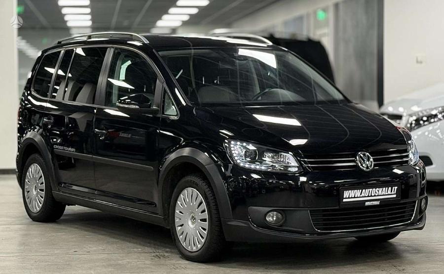 Melns Volkswagen Touran 2014 Klaipėda, ar dzinēja tilpumu 2.00 L un nobraukumu 183 tūkst. km par 8950 €, foto 9 vietnē AUTOMOTO.COM.LV