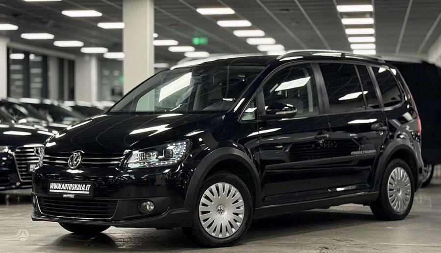 Melns Volkswagen Touran 2014 Klaipėda, ar dzinēja tilpumu 2.00 L un nobraukumu 183 tūkst. km par 8950 €, foto 14 vietnē AUTOMOTO.COM.LV