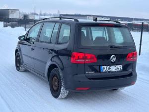Melns Volkswagen Touran 2014 Viļņa, ar dzinēja tilpumu 1.60 L un nobraukumu 310 tūkst. km par 7500 €, foto 9 vietnē AUTOMOTO.COM.LV