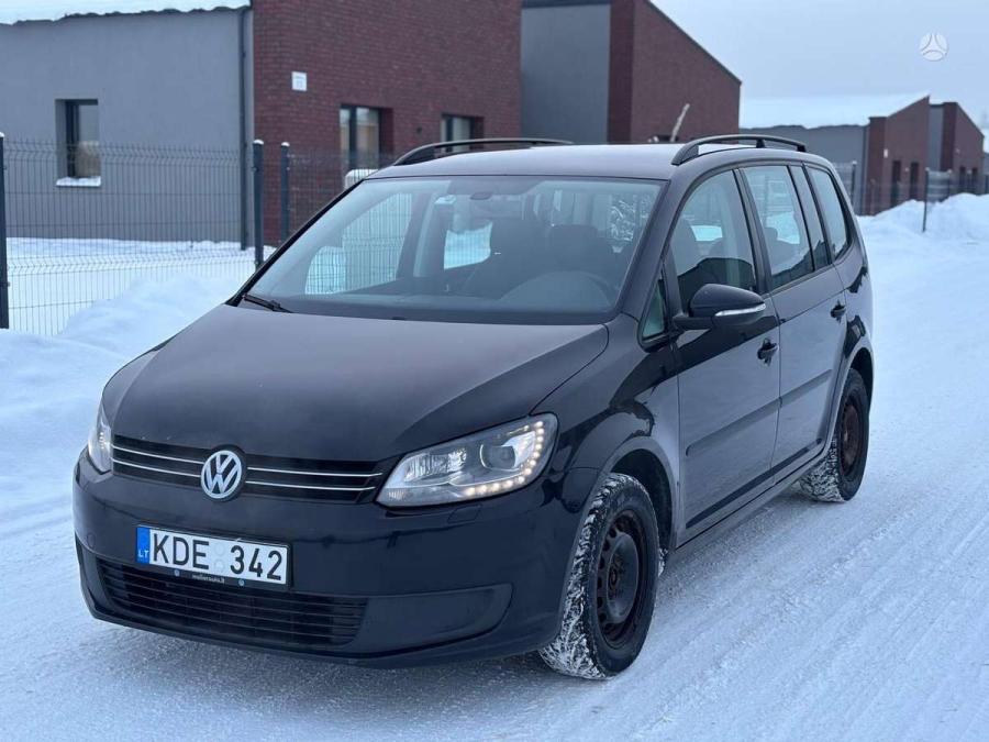 Melns Volkswagen Touran 2014 Viļņa, ar dzinēja tilpumu 1.60 L un nobraukumu 310 tūkst. km par 7500 €, foto 10 vietnē AUTOMOTO.COM.LV