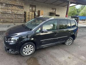 Melns Volkswagen Touran 2014 Kauņa, ar dzinēja tilpumu 1.97 L un nobraukumu 241 tūkst. km par 4600 €, foto 6 vietnē AUTOMOTO.COM.LV
