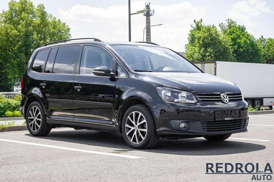 Melns Volkswagen Touran 2014 Kauņa, ar dzinēja tilpumu 1.60 L un nobraukumu 268 tūkst. km par 6200 €, foto 4 vietnē AUTOMOTO.COM.LV