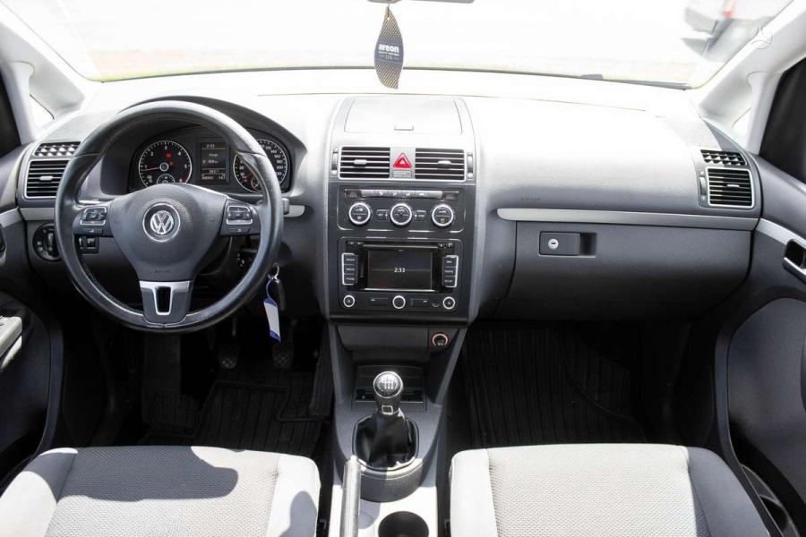 Melns Volkswagen Touran 2014 Kauņa, ar dzinēja tilpumu 1.60 L un nobraukumu 268 tūkst. km par 6200 €, foto 9 vietnē AUTOMOTO.COM.LV