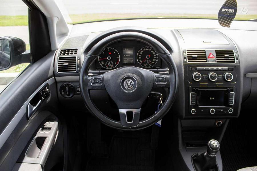 Melns Volkswagen Touran 2014 Kauņa, ar dzinēja tilpumu 1.60 L un nobraukumu 268 tūkst. km par 6200 €, foto 11 vietnē AUTOMOTO.COM.LV