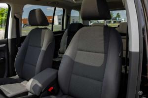 Melns Volkswagen Touran 2014 Kauņa, ar dzinēja tilpumu 1.60 L un nobraukumu 268 tūkst. km par 6200 €, foto 12 vietnē AUTOMOTO.COM.LV