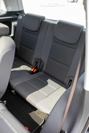 Melns Volkswagen Touran 2014 Kauņa, ar dzinēja tilpumu 1.60 L un nobraukumu 268 tūkst. km par 6200 €, foto 14 vietnē AUTOMOTO.COM.LV
