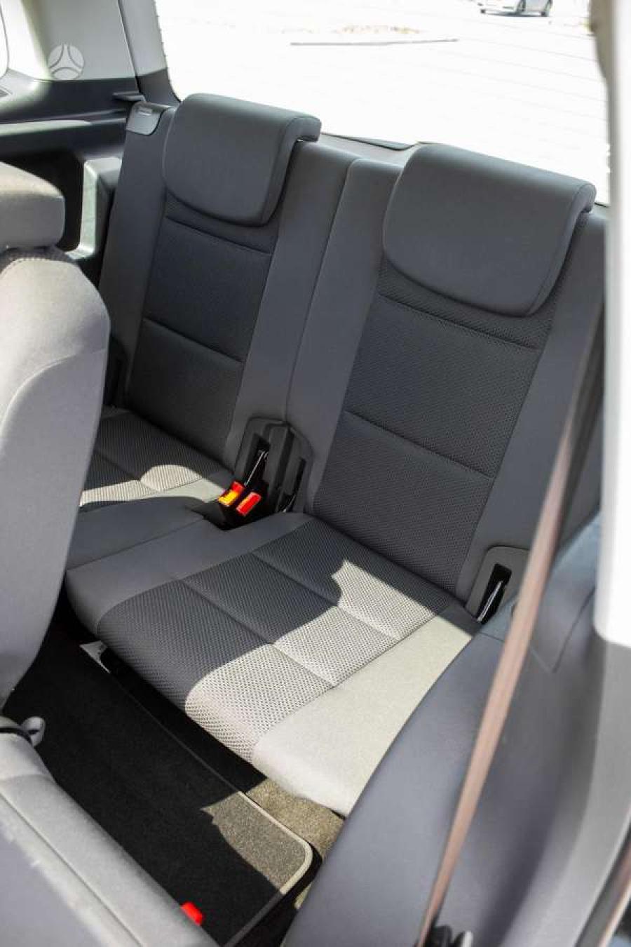 Melns Volkswagen Touran 2014 Kauņa, ar dzinēja tilpumu 1.60 L un nobraukumu 268 tūkst. km par 6200 €, foto 14 vietnē AUTOMOTO.COM.LV