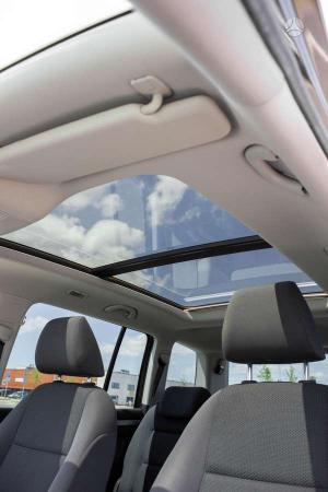 Melns Volkswagen Touran 2014 Kauņa, ar dzinēja tilpumu 1.60 L un nobraukumu 268 tūkst. km par 6200 €, foto 15 vietnē AUTOMOTO.COM.LV