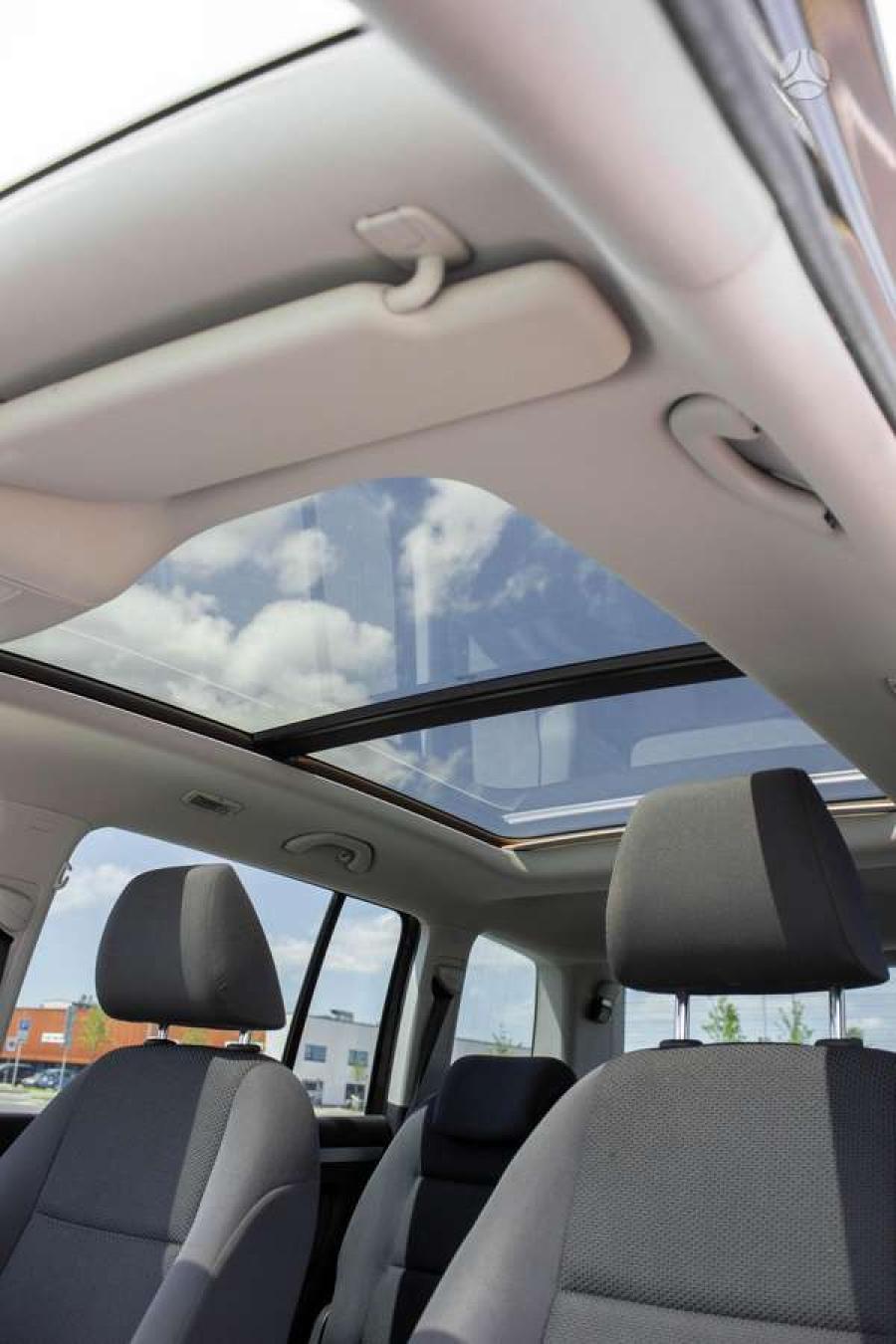 Melns Volkswagen Touran 2014 Kauņa, ar dzinēja tilpumu 1.60 L un nobraukumu 268 tūkst. km par 6200 €, foto 15 vietnē AUTOMOTO.COM.LV