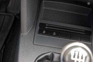 Melns Volkswagen Touran 2014 Kauņa, ar dzinēja tilpumu 1.60 L un nobraukumu 268 tūkst. km par 6200 €, foto 19 vietnē AUTOMOTO.COM.LV