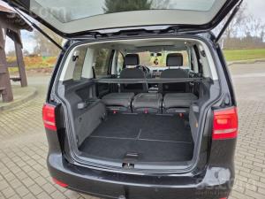 Black Volkswagen Touran 2014 in Ogre, with an engine capacity of 1.60 L and mileage of 365 thousand km for 8700 €, photo 8 on AUTOMOTO.COM.LV