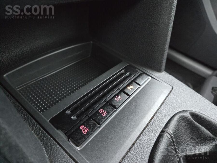Black Volkswagen Touran 2014 in Ogre, with an engine capacity of 1.60 L and mileage of 365 thousand km for 8700 €, photo 12 on AUTOMOTO.COM.LV