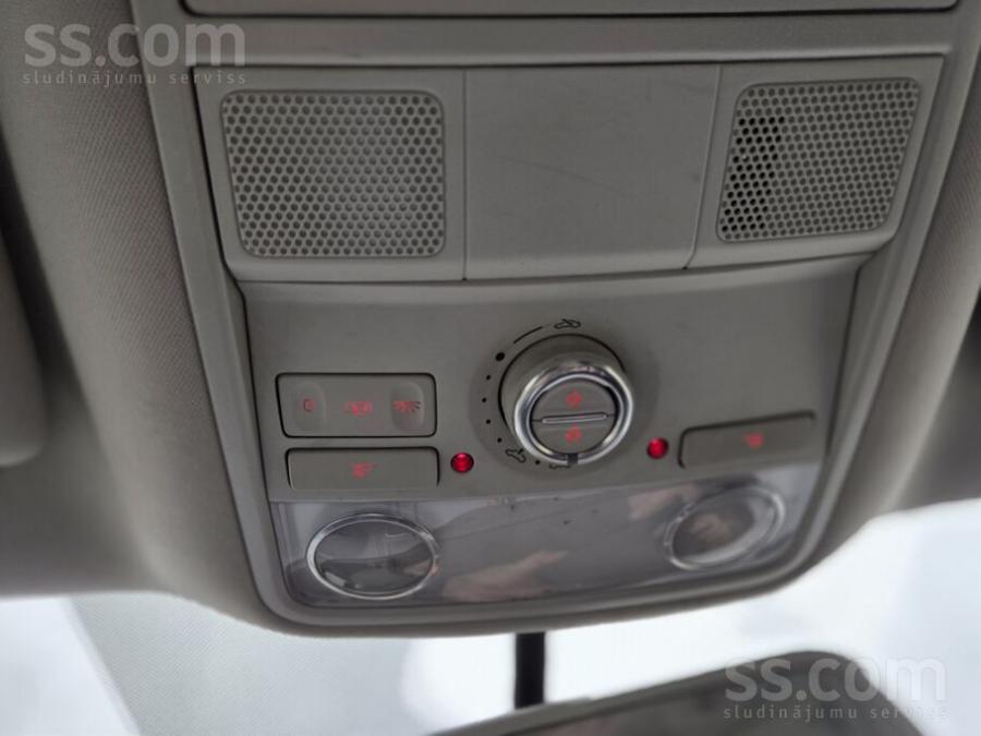 Black Volkswagen Touran 2014 in Ogre, with an engine capacity of 1.60 L and mileage of 365 thousand km for 8700 €, photo 15 on AUTOMOTO.COM.LV