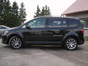Melns Volkswagen Touran 2014 Sigulda, ar dzinēja tilpumu 2.00 L un nobraukumu 263 tūkst. km par 7750 €, foto 9 vietnē AUTOMOTO.COM.LV
