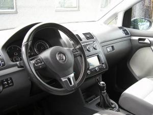 Melns Volkswagen Touran 2014 Sigulda, ar dzinēja tilpumu 2.00 L un nobraukumu 263 tūkst. km par 7750 €, foto 18 vietnē AUTOMOTO.COM.LV