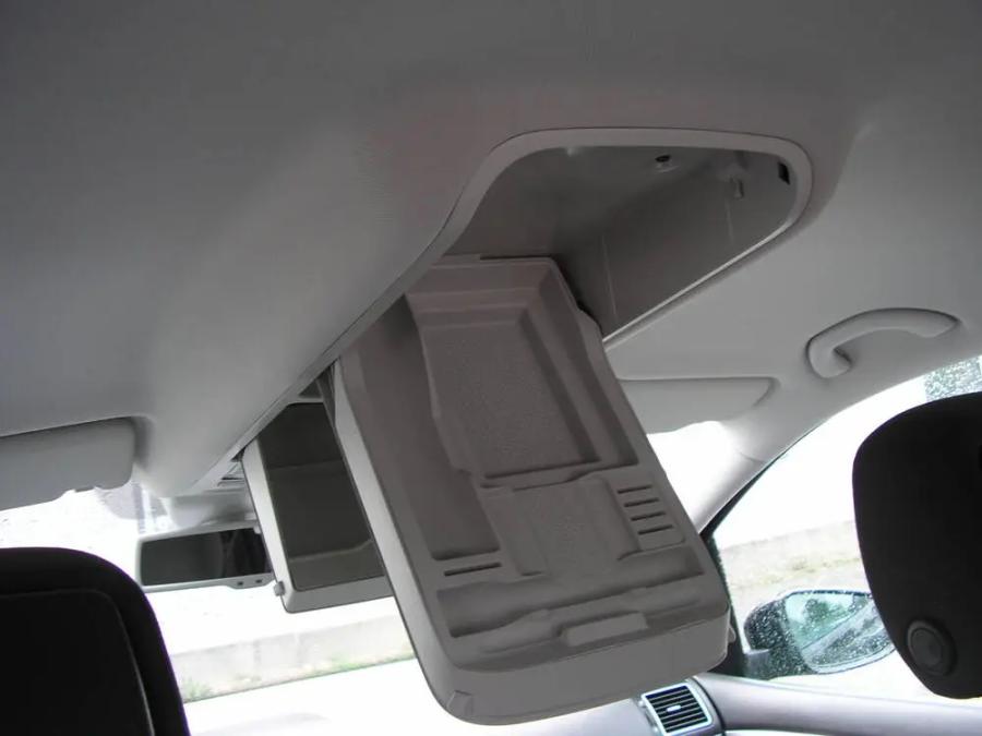 Melns Volkswagen Touran 2014 Sigulda, ar dzinēja tilpumu 2.00 L un nobraukumu 263 tūkst. km par 7750 €, foto 21 vietnē AUTOMOTO.COM.LV