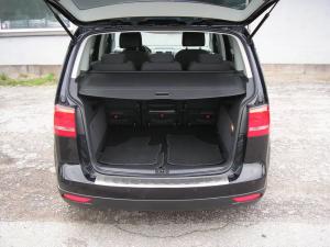 Melns Volkswagen Touran 2014 Sigulda, ar dzinēja tilpumu 2.00 L un nobraukumu 263 tūkst. km par 7750 €, foto 24 vietnē AUTOMOTO.COM.LV
