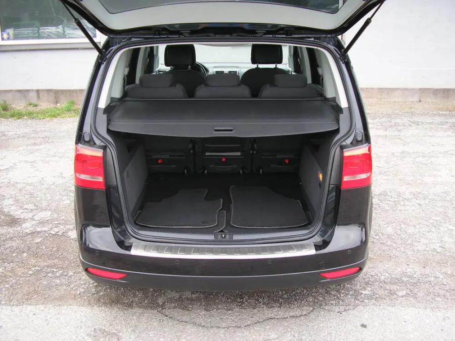 Melns Volkswagen Touran 2014 Sigulda, ar dzinēja tilpumu 2.00 L un nobraukumu 263 tūkst. km par 7750 €, foto 24 vietnē AUTOMOTO.COM.LV