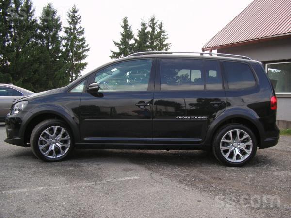 Melns Volkswagen Touran 2014 Rīga, ar dzinēja tilpumu 2.00 L un nobraukumu 0 tūkst. km par 7950 €, foto 8 vietnē AUTOMOTO.COM.LV