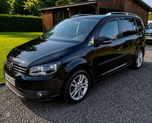 Melns Volkswagen Touran 2014 Kauņa, ar dzinēja tilpumu 1.60 L un nobraukumu 350 tūkst. km par 4650 €, foto 4 vietnē AUTOMOTO.COM.LV