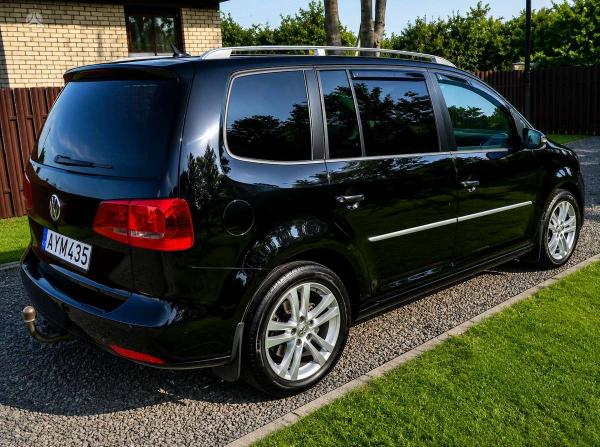 Melns Volkswagen Touran 2014 Kauņa, ar dzinēja tilpumu 1.60 L un nobraukumu 350 tūkst. km par 4650 €, foto 6 vietnē AUTOMOTO.COM.LV