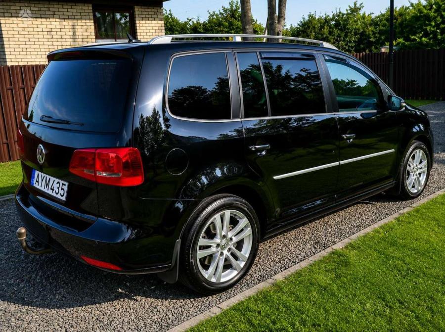 Melns Volkswagen Touran 2014 Kauņa, ar dzinēja tilpumu 1.60 L un nobraukumu 350 tūkst. km par 4650 €, foto 7 vietnē AUTOMOTO.COM.LV