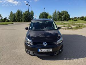 Melns Volkswagen Touran 2014 Daugavpils, ar dzinēja tilpumu 1.60 L un nobraukumu 226 tūkst. km par 6750 €, foto 5 vietnē AUTOMOTO.COM.LV