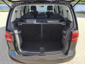Melns Volkswagen Touran 2014 Daugavpils, ar dzinēja tilpumu 1.60 L un nobraukumu 226 tūkst. km par 6750 €, foto 6 vietnē AUTOMOTO.COM.LV