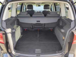 Melns Volkswagen Touran 2014 Daugavpils, ar dzinēja tilpumu 1.60 L un nobraukumu 226 tūkst. km par 6750 €, foto 7 vietnē AUTOMOTO.COM.LV