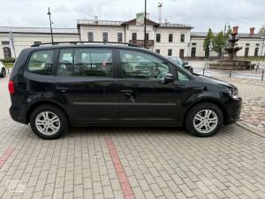 Черный Фольксваген Туран 2014 в Мажейкяй, объемом двигателя 1.60 л и пробегом 267 тыс. км за 5850 €, фото 3 на AUTOMOTO.COM.LV