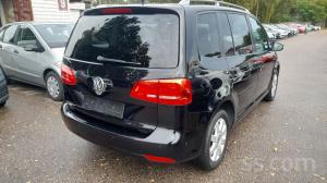 Black Volkswagen Touran 2014 in Riga, with an engine capacity of 1.20 L and mileage of 220 thousand km for 6500 €, photo 8 on AUTOMOTO.COM.LV