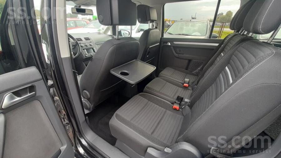 Black Volkswagen Touran 2014 in Riga, with an engine capacity of 1.20 L and mileage of 220 thousand km for 6500 €, photo 16 on AUTOMOTO.COM.LV