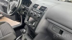 Black Volkswagen Touran 2014 in Riga, with an engine capacity of 1.20 L and mileage of 220 thousand km for 6500 €, photo 24 on AUTOMOTO.COM.LV