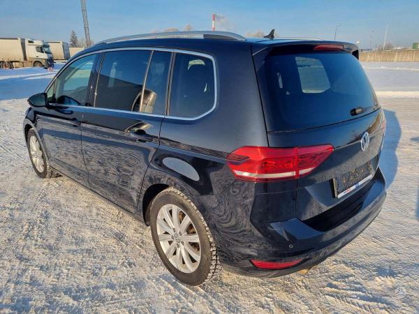 Melns Volkswagen Touran 2015 Šauļi, ar dzinēja tilpumu 2.00 L un nobraukumu 260 tūkst. km par 9200 €, foto 7 vietnē AUTOMOTO.COM.LV
