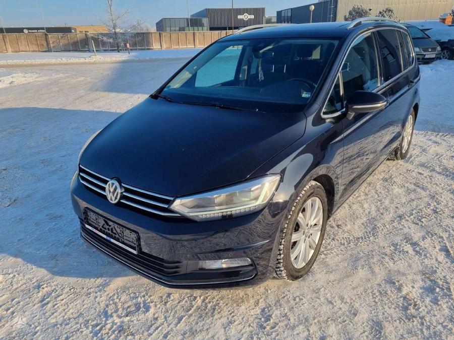 Melns Volkswagen Touran 2015 Šauļi, ar dzinēja tilpumu 1.97 L un nobraukumu 260 tūkst. km par 9200 €, foto 1 vietnē AUTOMOTO.COM.LV