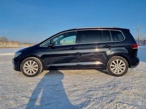 Melns Volkswagen Touran 2015 Šauļi, ar dzinēja tilpumu 1.97 L un nobraukumu 260 tūkst. km par 9200 €, foto 4 vietnē AUTOMOTO.COM.LV