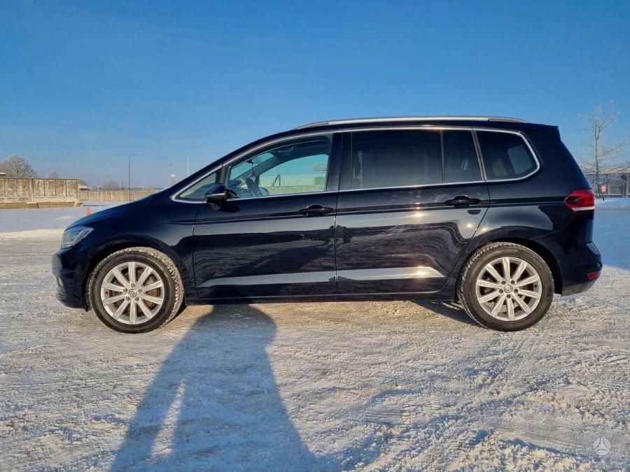 Melns Volkswagen Touran 2015 Šauļi, ar dzinēja tilpumu 1.97 L un nobraukumu 260 tūkst. km par 9200 €, foto 4 vietnē AUTOMOTO.COM.LV