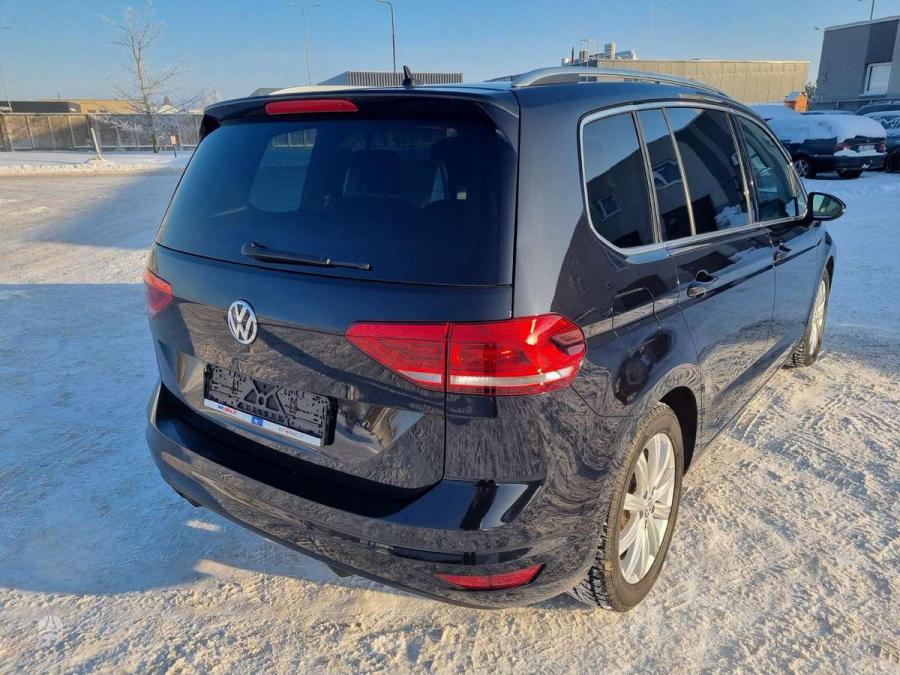 Melns Volkswagen Touran 2015 Šauļi, ar dzinēja tilpumu 1.97 L un nobraukumu 260 tūkst. km par 9200 €, foto 8 vietnē AUTOMOTO.COM.LV