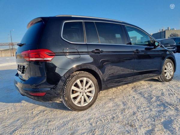Melns Volkswagen Touran 2015 Šauļi, ar dzinēja tilpumu 1.97 L un nobraukumu 260 tūkst. km par 9200 €, foto 9 vietnē AUTOMOTO.COM.LV