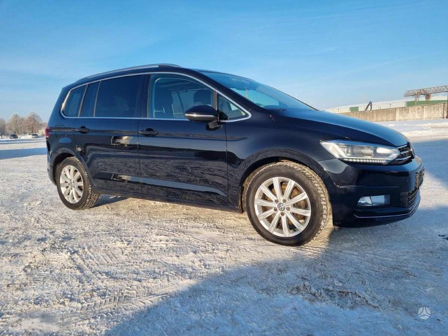 Melns Volkswagen Touran 2015 Šauļi, ar dzinēja tilpumu 1.97 L un nobraukumu 260 tūkst. km par 9200 €, foto 11 vietnē AUTOMOTO.COM.LV