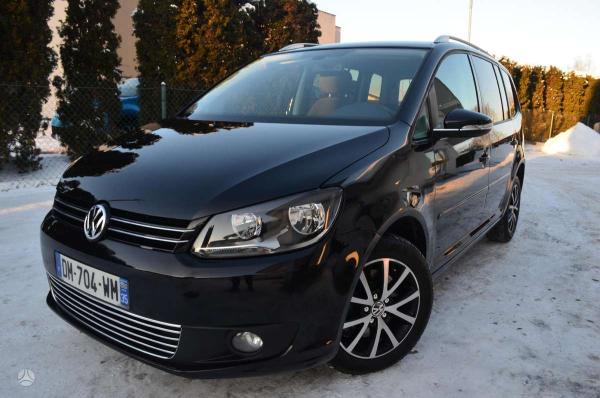 Melns Volkswagen Touran 2015 Kauņa, ar dzinēja tilpumu 2.00 L un nobraukumu 230 tūkst. km par 7650 €, foto 1 vietnē AUTOMOTO.COM.LV